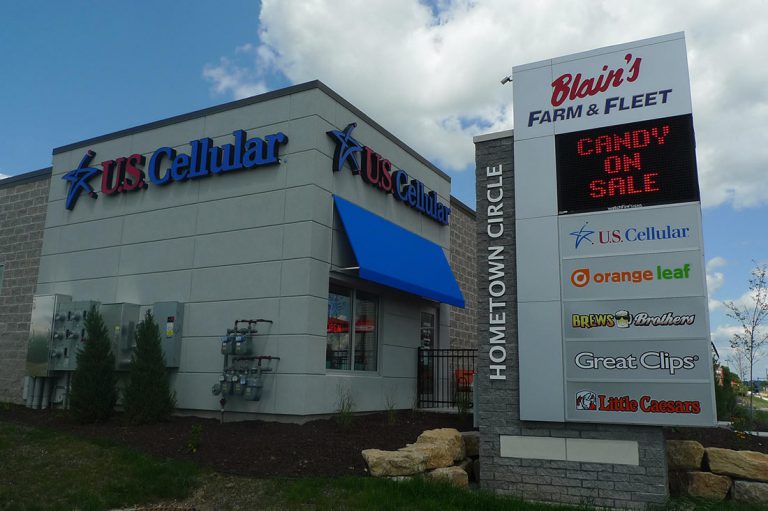 U.S. Cellular reports weak subscriber growth, shares plummet - Medill ...