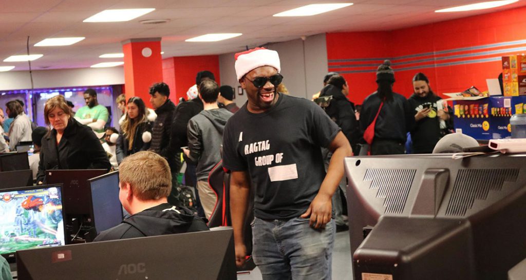 A family affair: Four brothers launch Chicago's newest gaming lounge ...